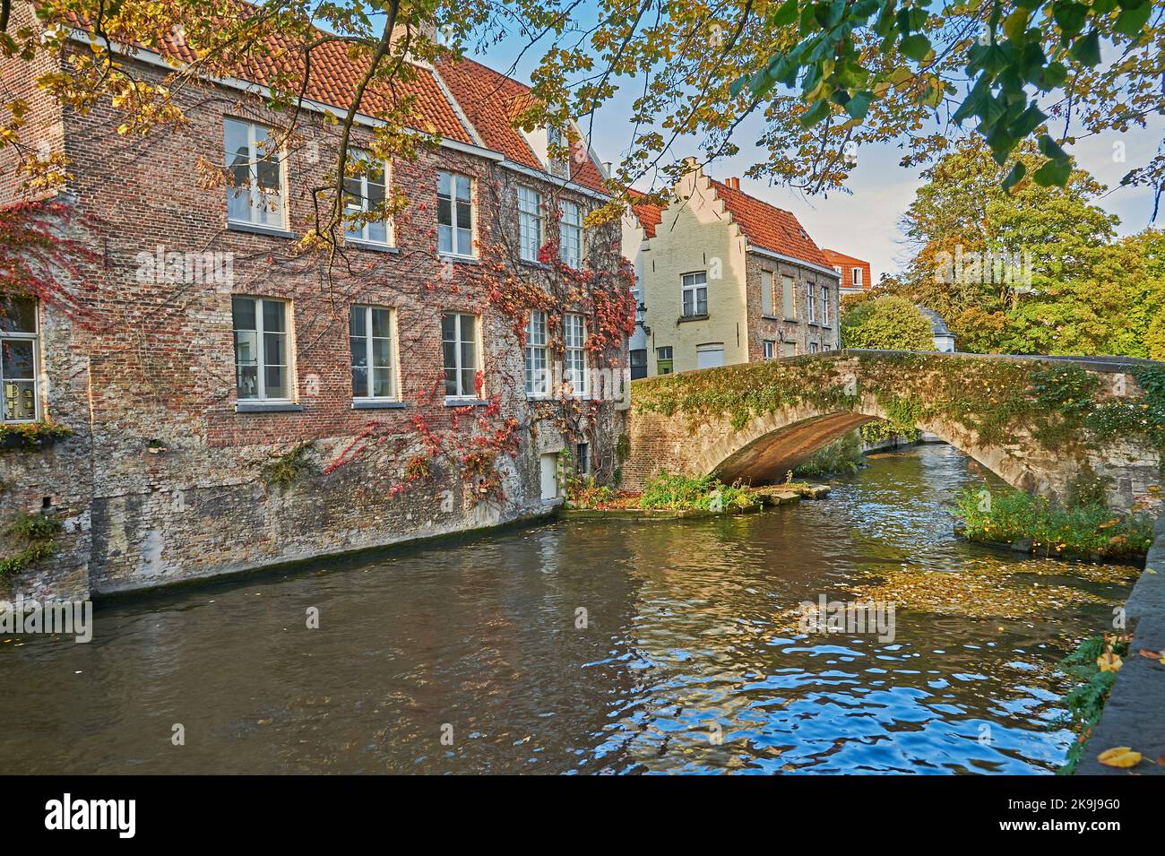 Autumn canal scene on the Groenerei in Bruges, Belgium Stock Photo - Alamy