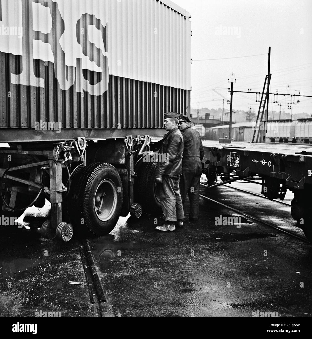 Swedish truck AB (SLAB) "Twins 20". SJ ORE 91023 Stock Photo - Alamy