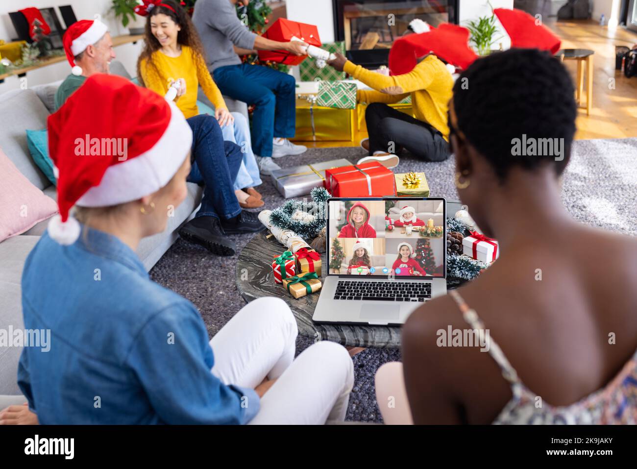 Diverse group of children video hi-res stock photography and images - Alamy