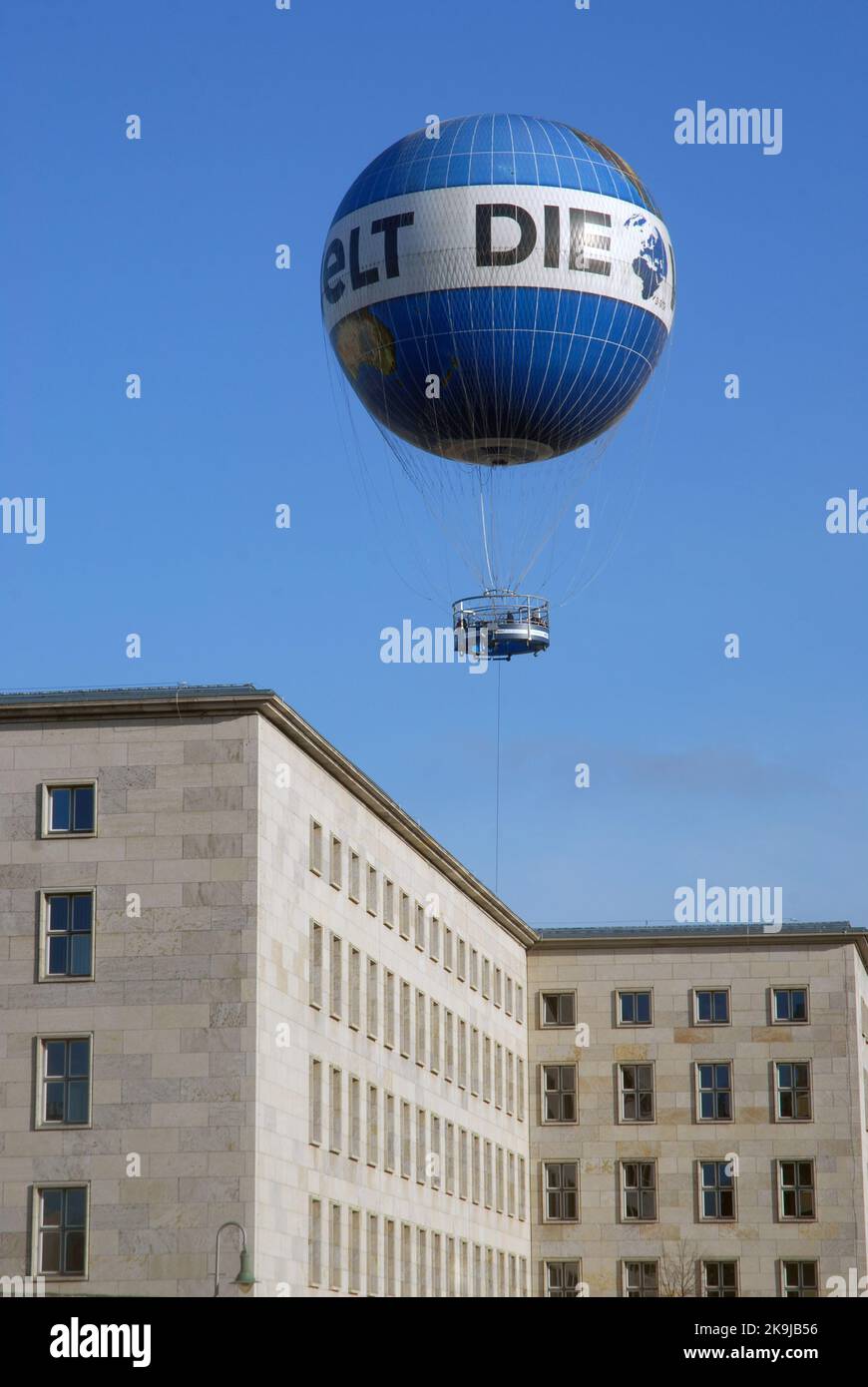 Die wert balloon hi-res stock photography and images - Alamy