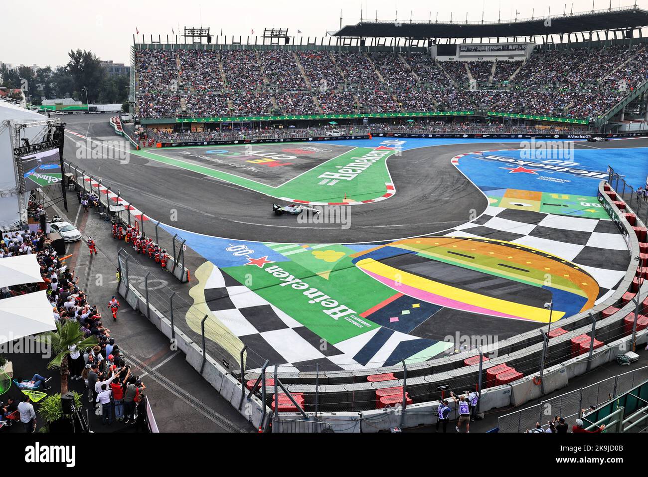 Mexico City, Mexico. 28th Oct, 2022. Lewis Hamilton (GBR) Mercedes AMG ...