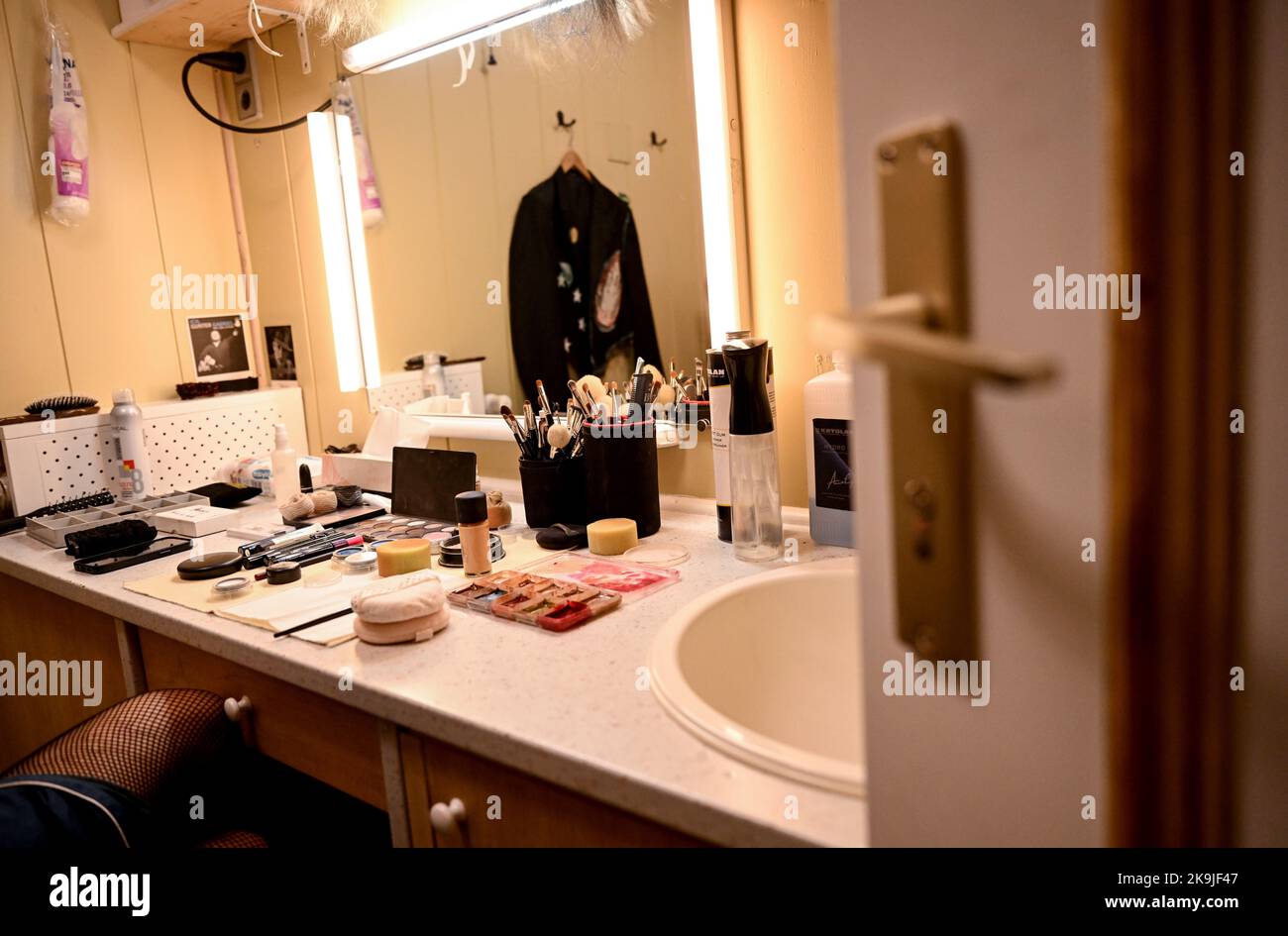 Berlin, Germany. 27th Oct, 2022. View into the dressing room of the ...