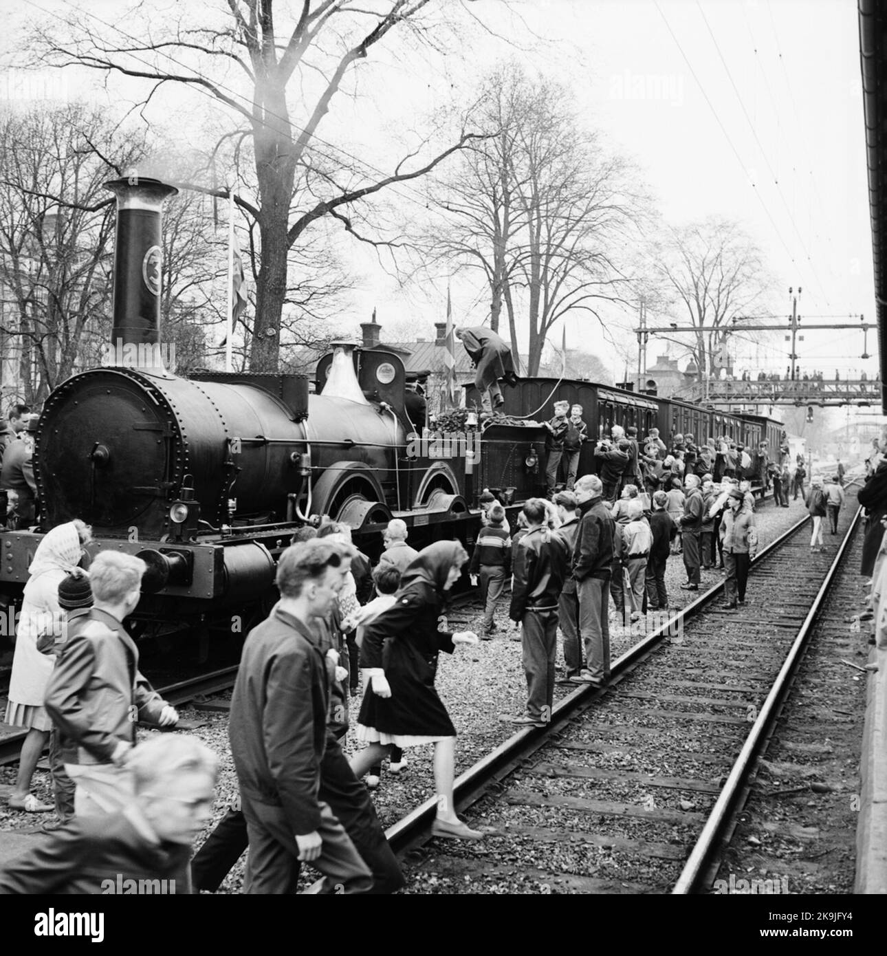 Historical train's journey from Stockholm to Gothenburg for the ...