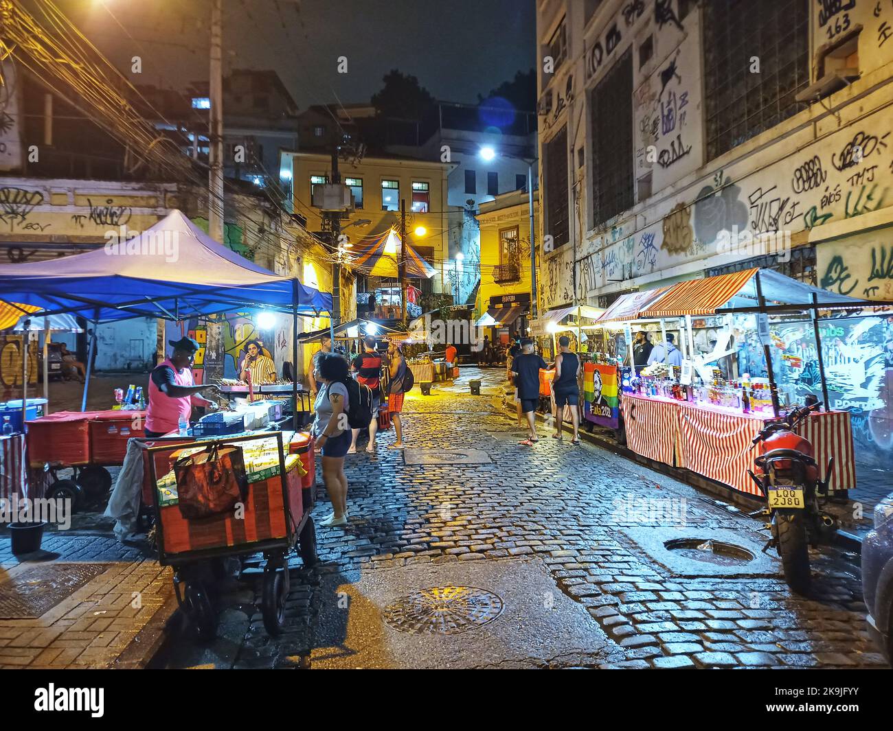 bars and resturants in the streets of rio de janeiro in night,night ...