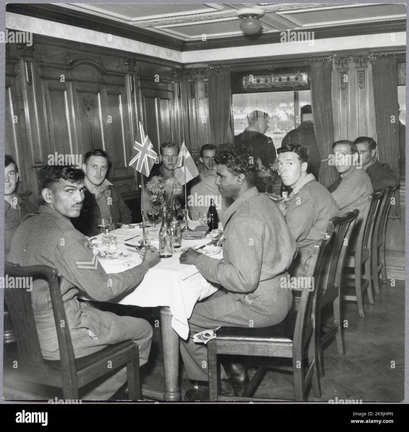 Prisoners eating hi-res stock photography and images - Alamy
