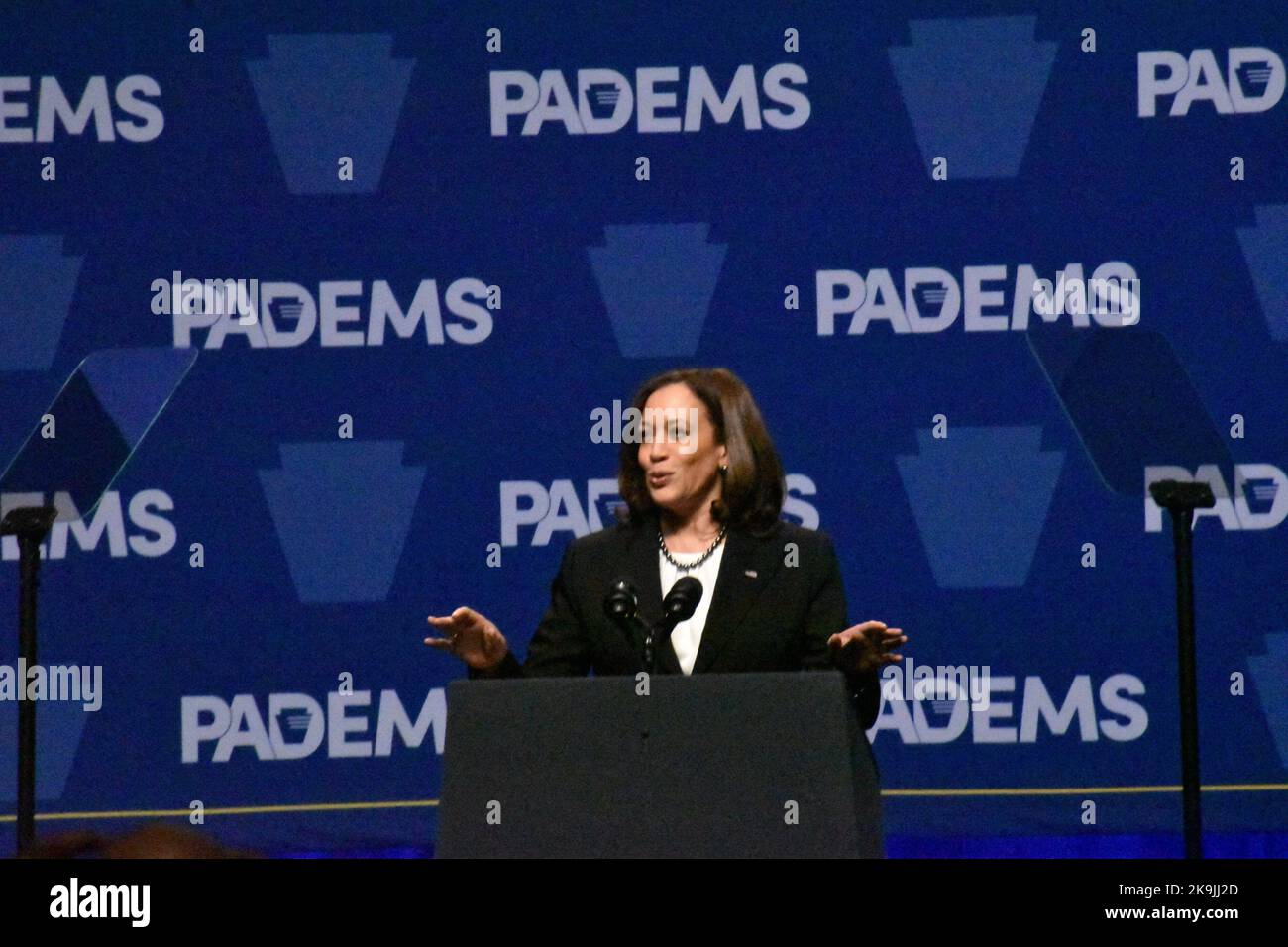 Philadelphia, Pennsylvania, USA. 28th Oct, 2022. (NEW) The US President ...