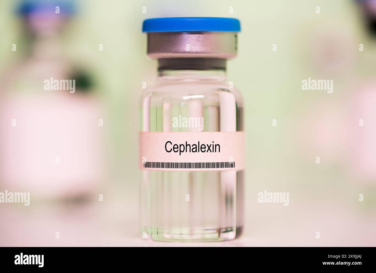 Vial of cephalexin Stock Photo - Alamy