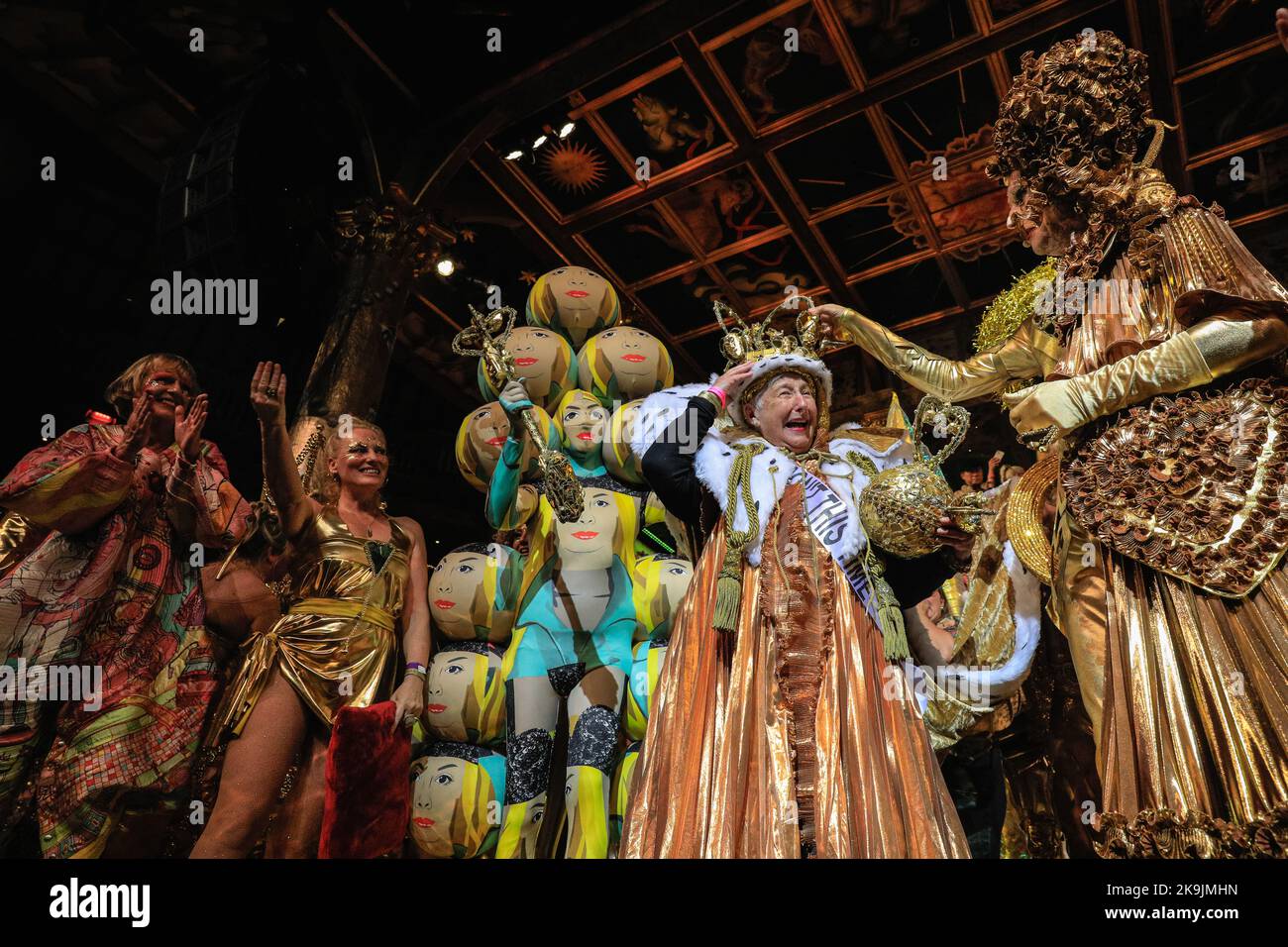 Globe Theatre, London, UK. 28th Oct, 2022. Contestants show off their ...