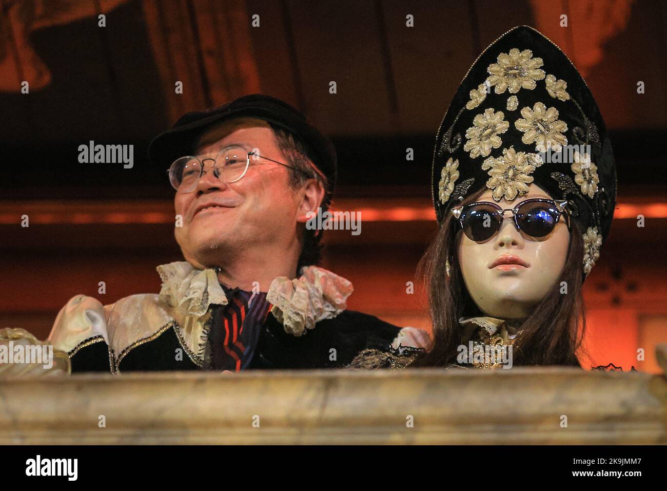 Globe Theatre, London, UK, 28th Oct 2022. Tim Yip with Lilly ...