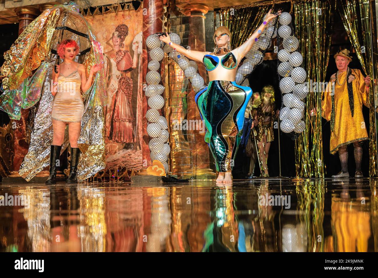 Globe Theatre, London, UK. 28th Oct, 2022. Contestants show off their ...