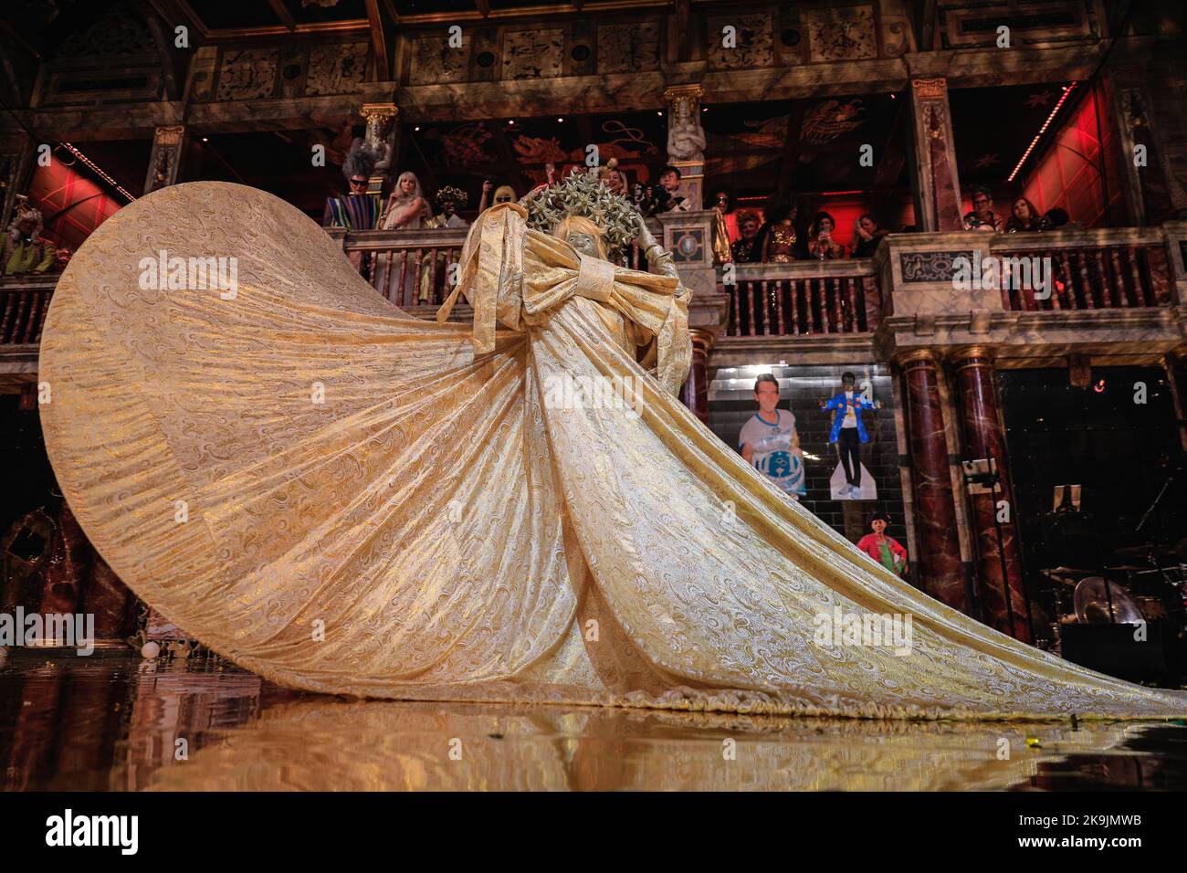 Globe Theatre, London, UK. 28th Oct, 2022. Contestants show off their ...