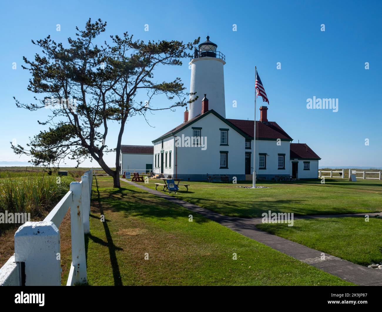 WA22633-00...WASHINGTON - New Dungeness Lighthouse located on the ...