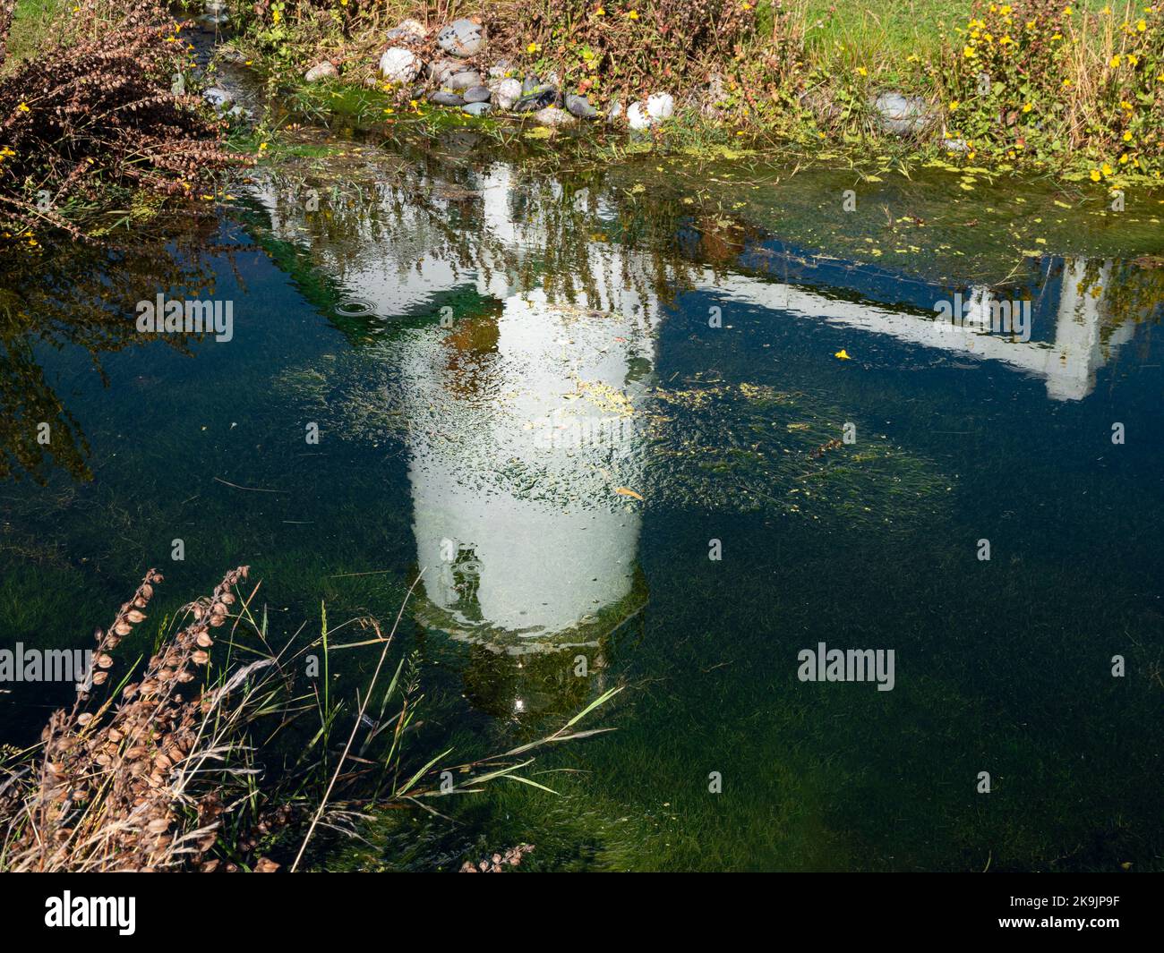WA22638-00...WASHINGTON - Reflection of the New Dungeness Lighthouse ...