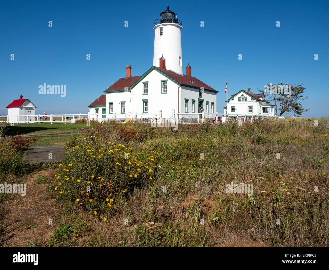 WA22639-00...WASHINGTON - The New Dungeness Lighthouse, located on the ...