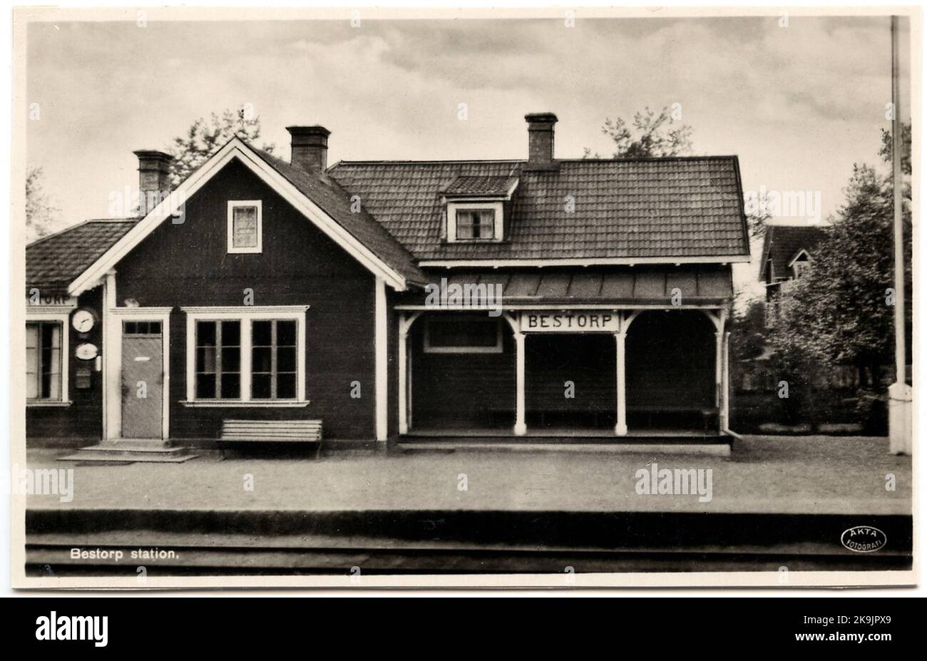 Train station stations Cut Out Stock Images & Pictures - Alamy