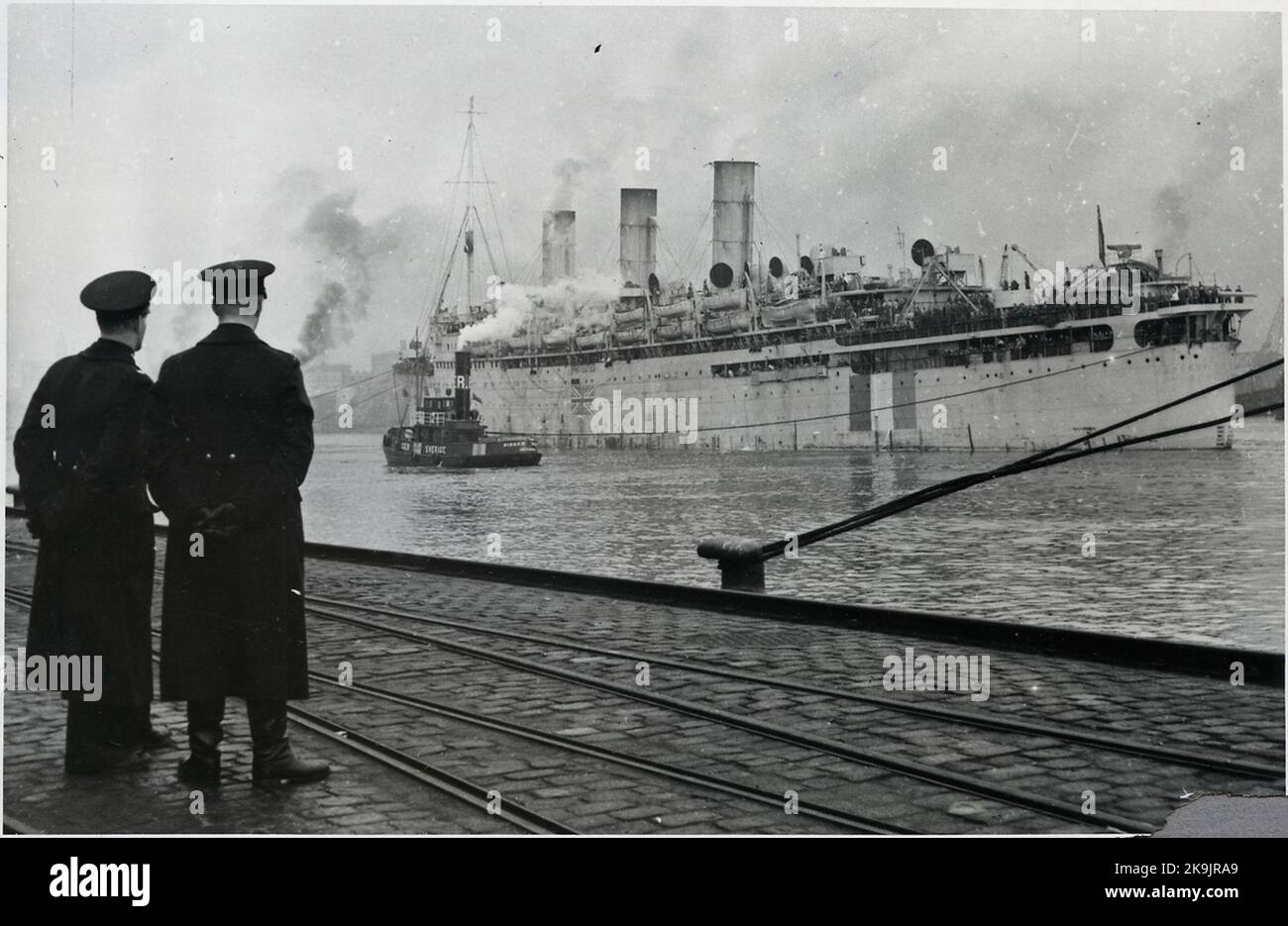 The picture shows the German auxiliary cruiser Atlantis with prisoners ...