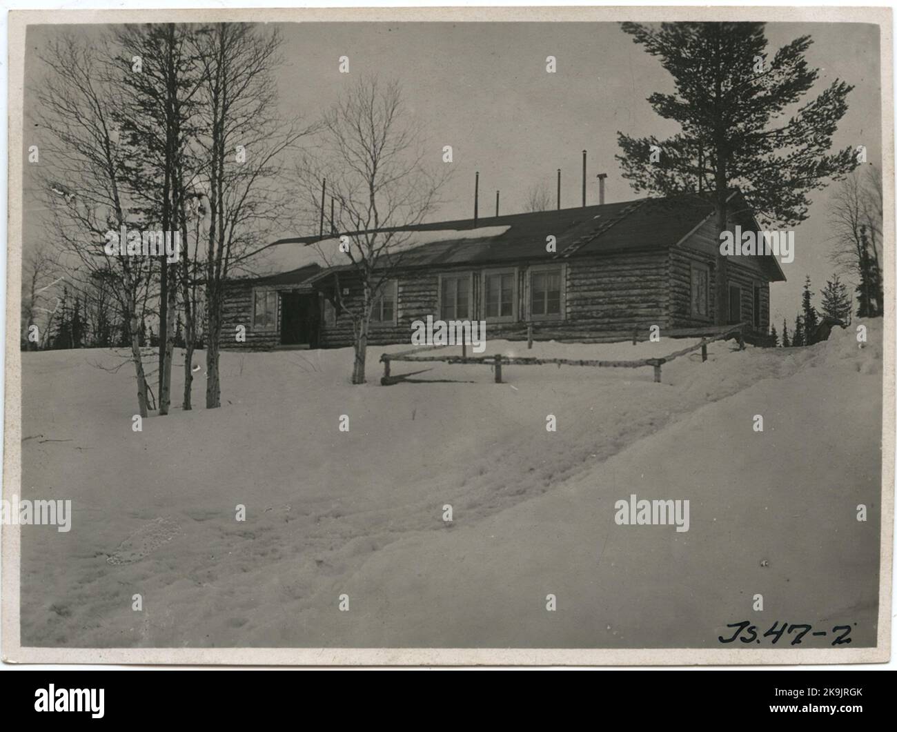Barack for 16 men. Provisional buildings during the inland railway's ...