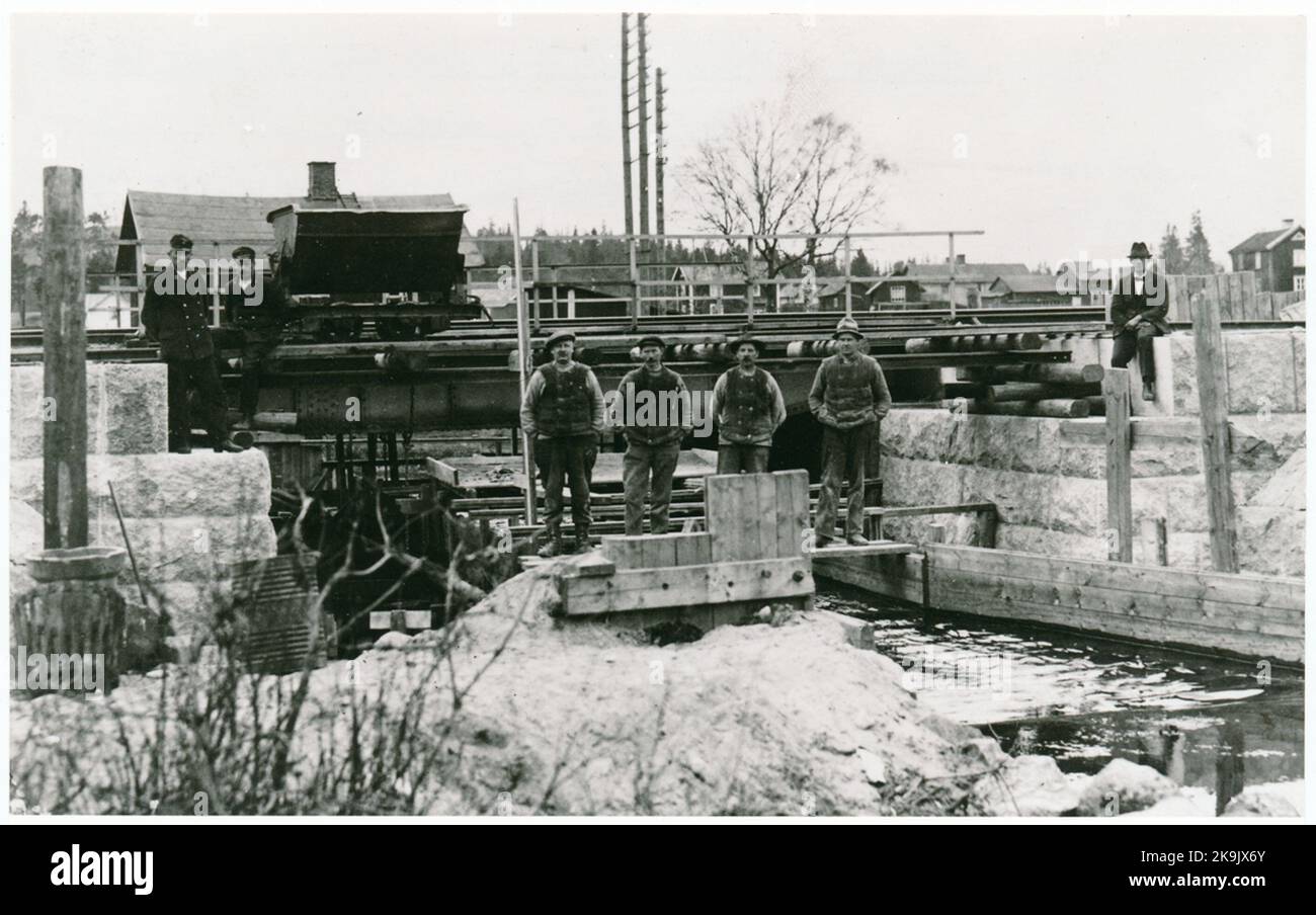 Work with double track at Bro.Ban guard strong at the far left of the ...