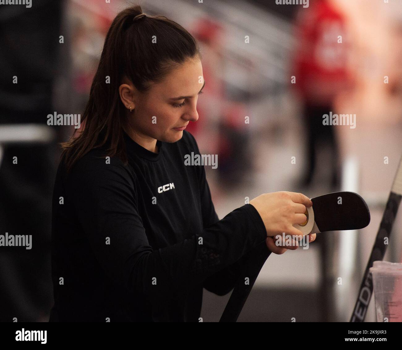 Hockey stick shooting circle hi-res stock photography and images - Alamy