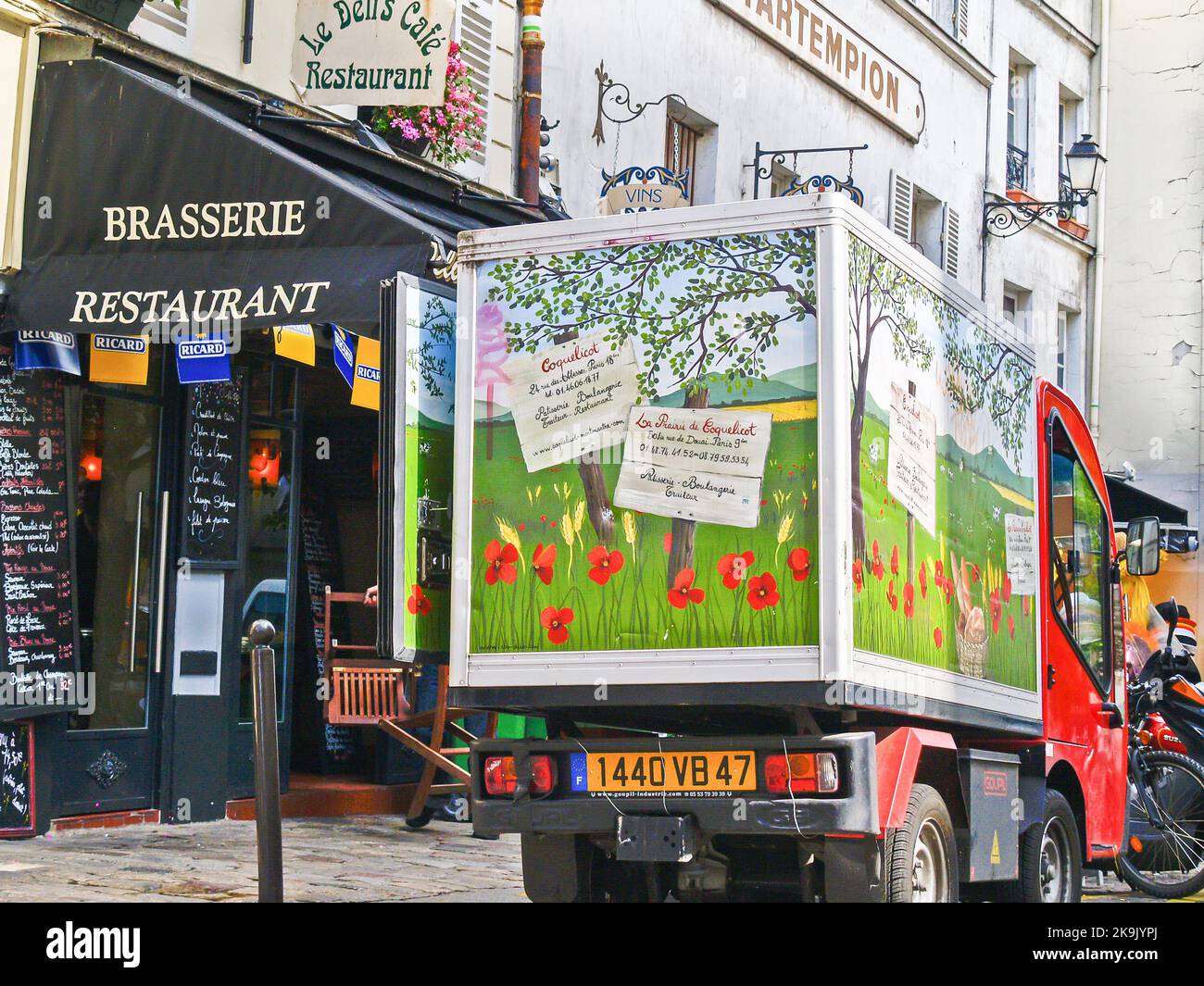 Delivery coquelicot hi-res stock photography and images - Alamy