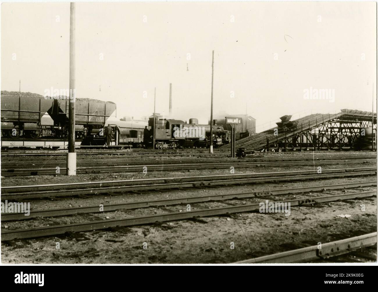 Steam train at Malmö Central Station. Collecting bridge Stock Photo - Alamy