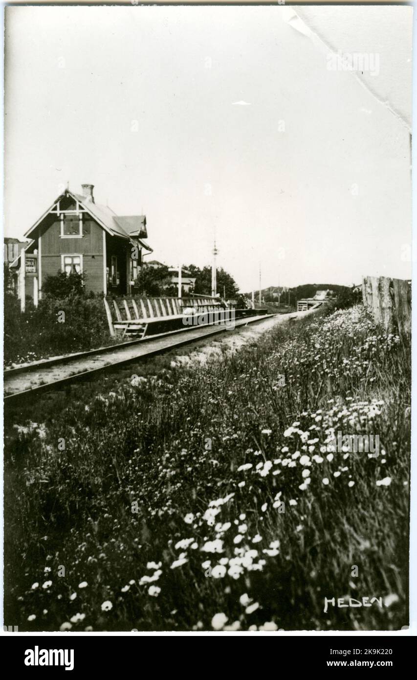 Stop built in 1902. Station building in wood An earlier waiting shed ...
