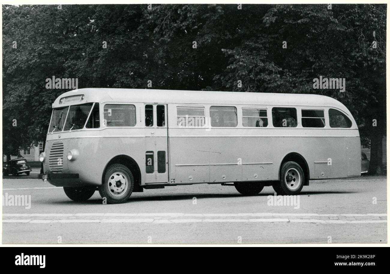 Regional transport intercity buses hi-res stock photography and images ...