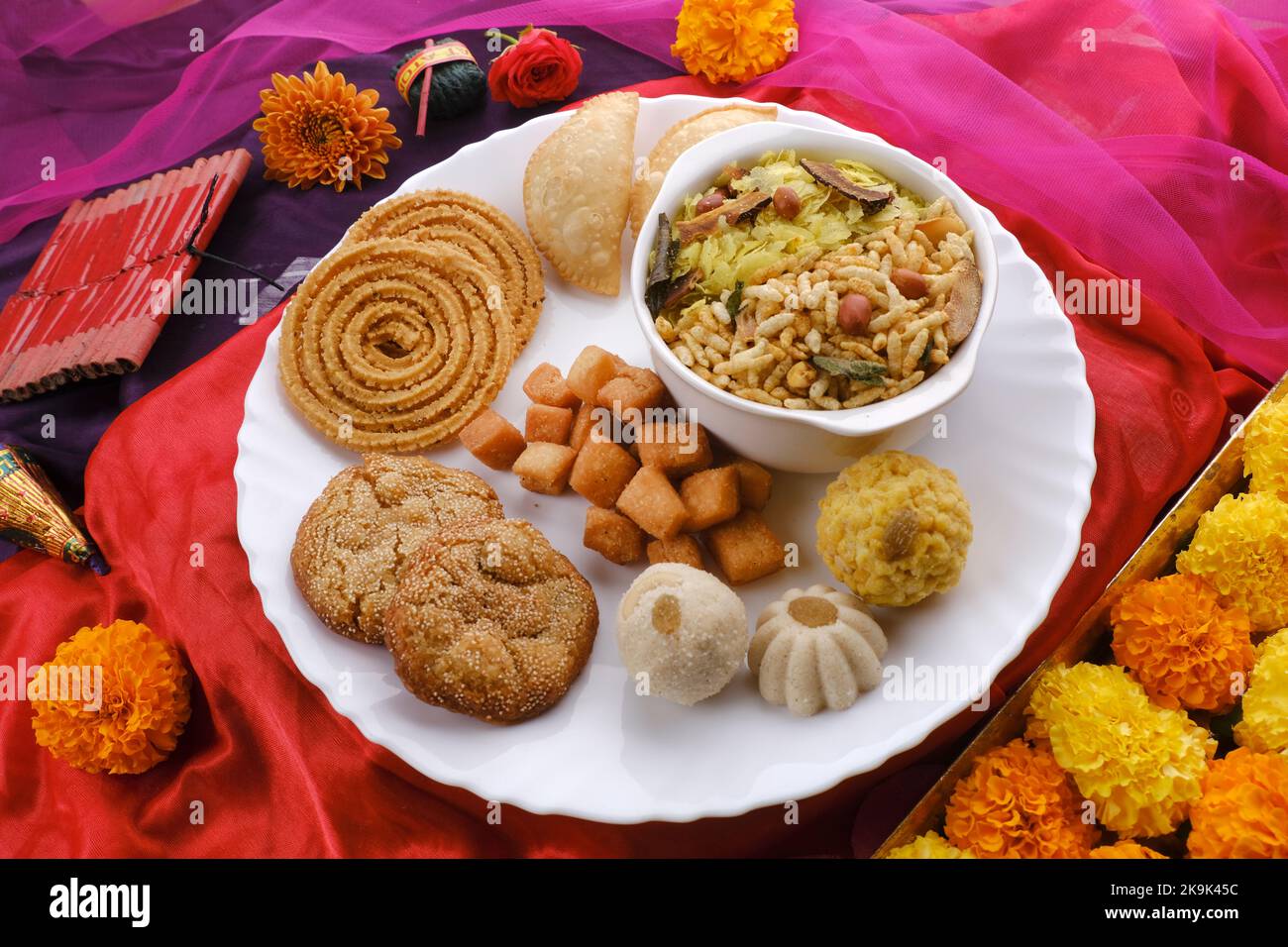 Diwali snacks Diwali faral, Diwali Special sweet and salty snacks ...