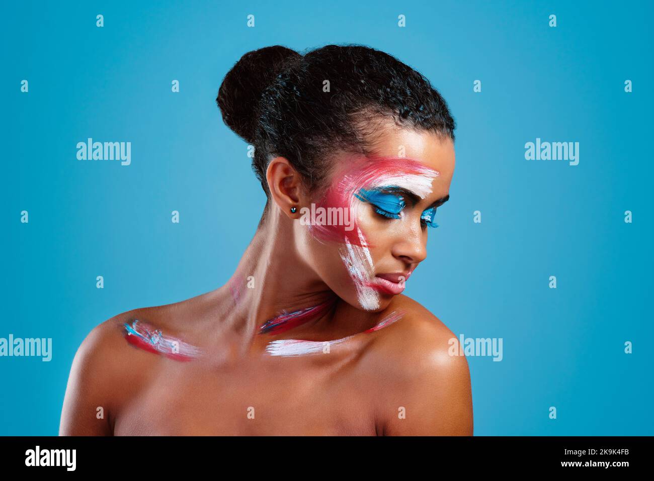 Woman covered in body paint hi-res stock photography and images - Alamy