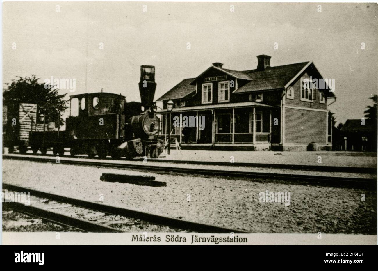 Book half opened hi-res stock photography and images - Alamy