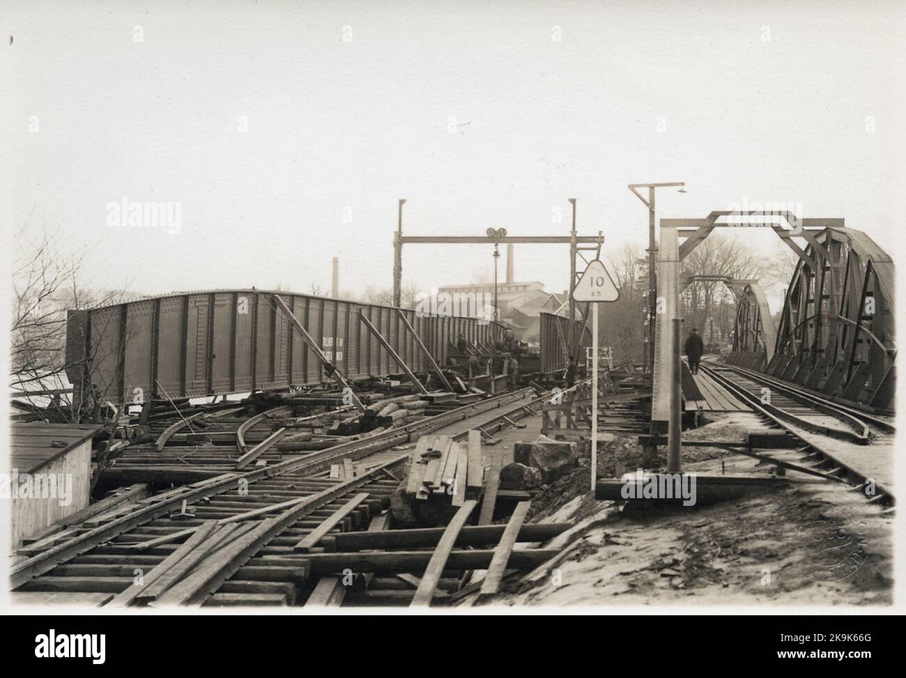 Bridge construction over Ätran. Mounting bridge beams Stock Photo - Alamy