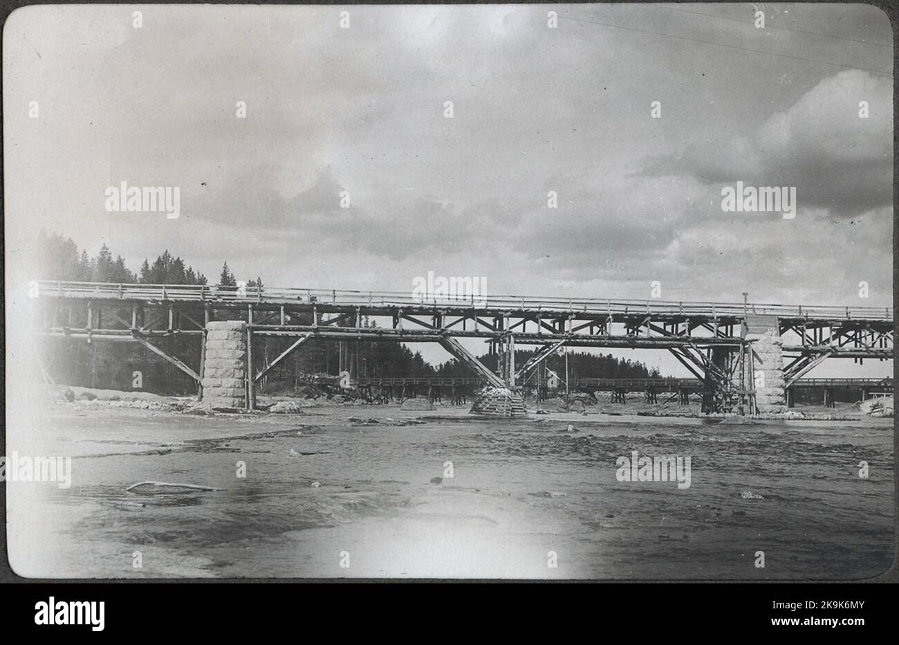 Bridge over Ume Älv. Here we can see the western river, riveting and ...