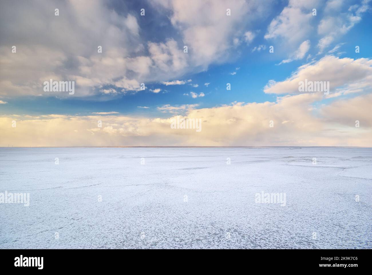 Snowy winter reservoir scene hi-res stock photography and images - Alamy