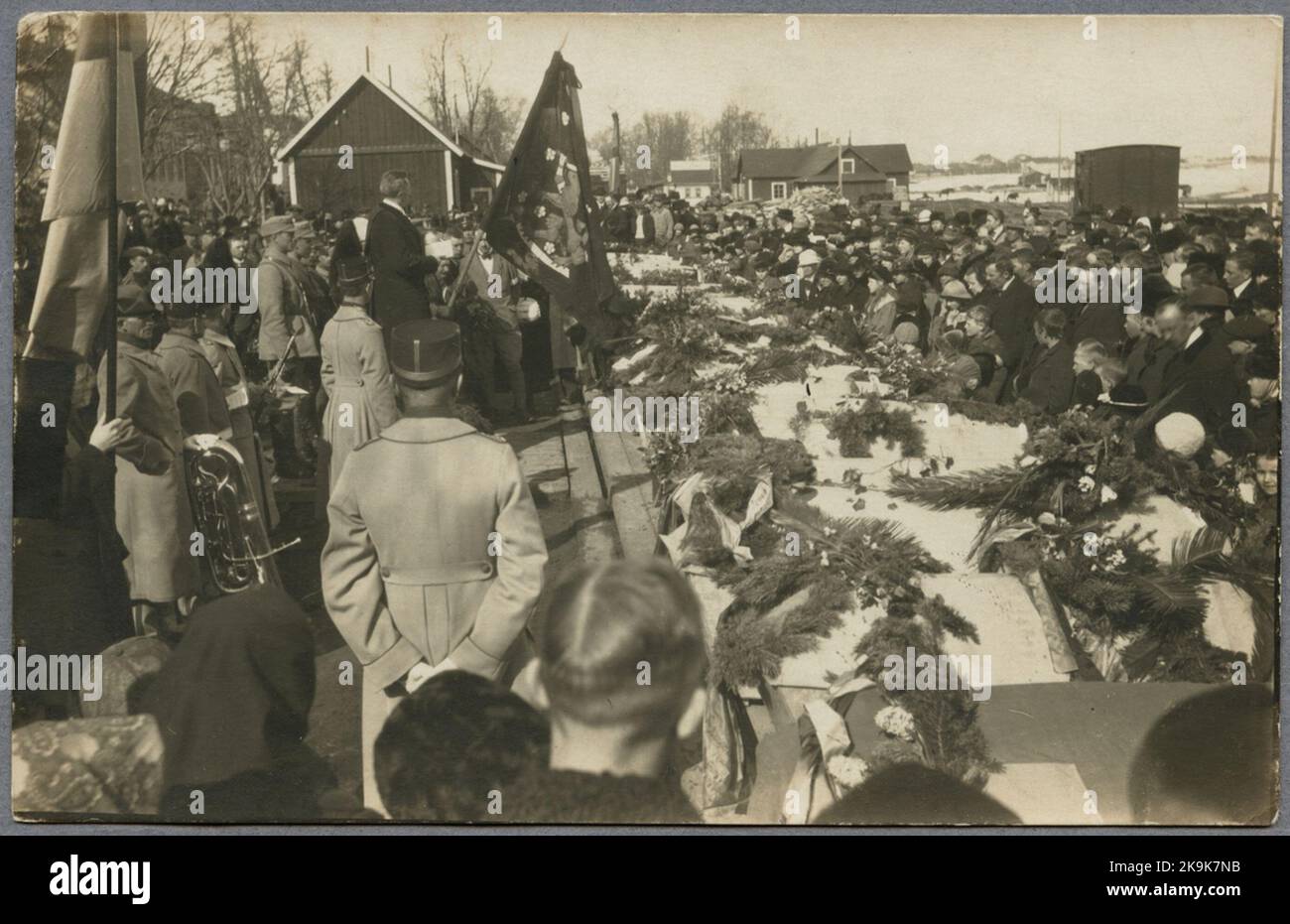Burial of fallen military during the First World War Stock Photo - Alamy