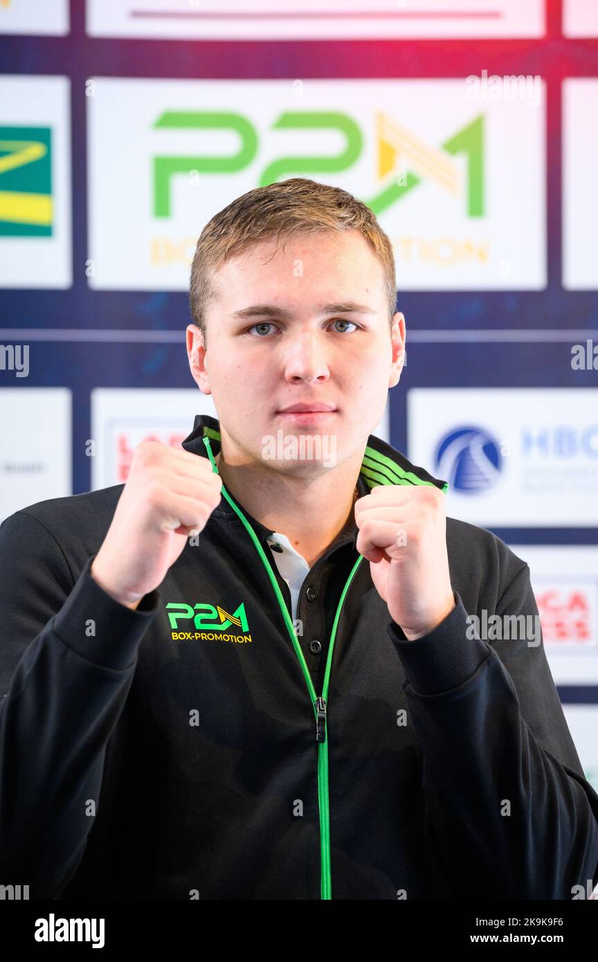 Viktor jurk hi-res stock photography and images - Alamy