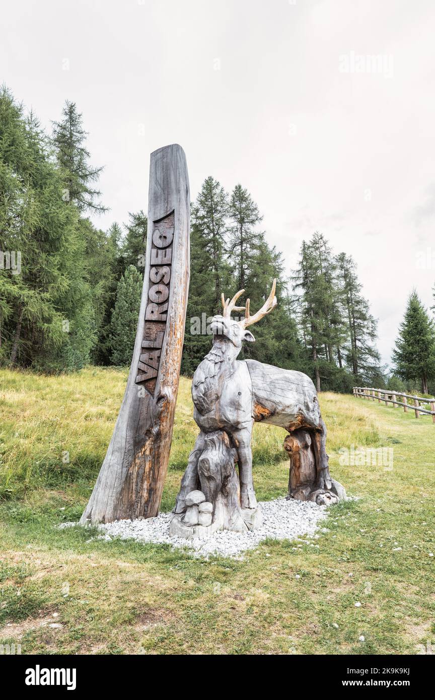 Welcome sculpture hi-res stock photography and images - Alamy