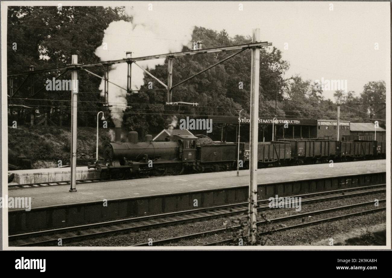 Train baarn station hi-res stock photography and images - Alamy