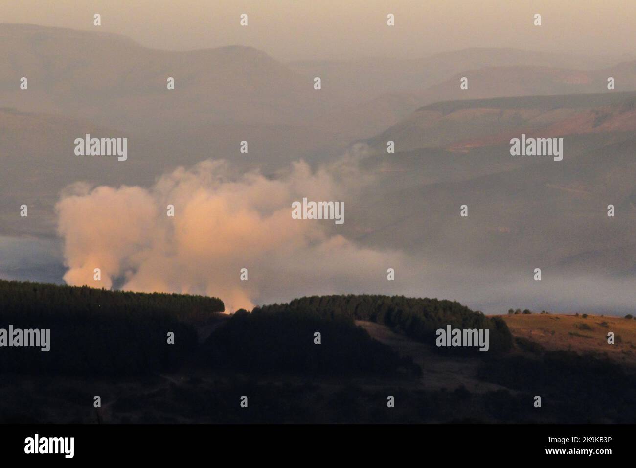 Mist trapped in a valley in the Kaapsce hoop region of the great ...