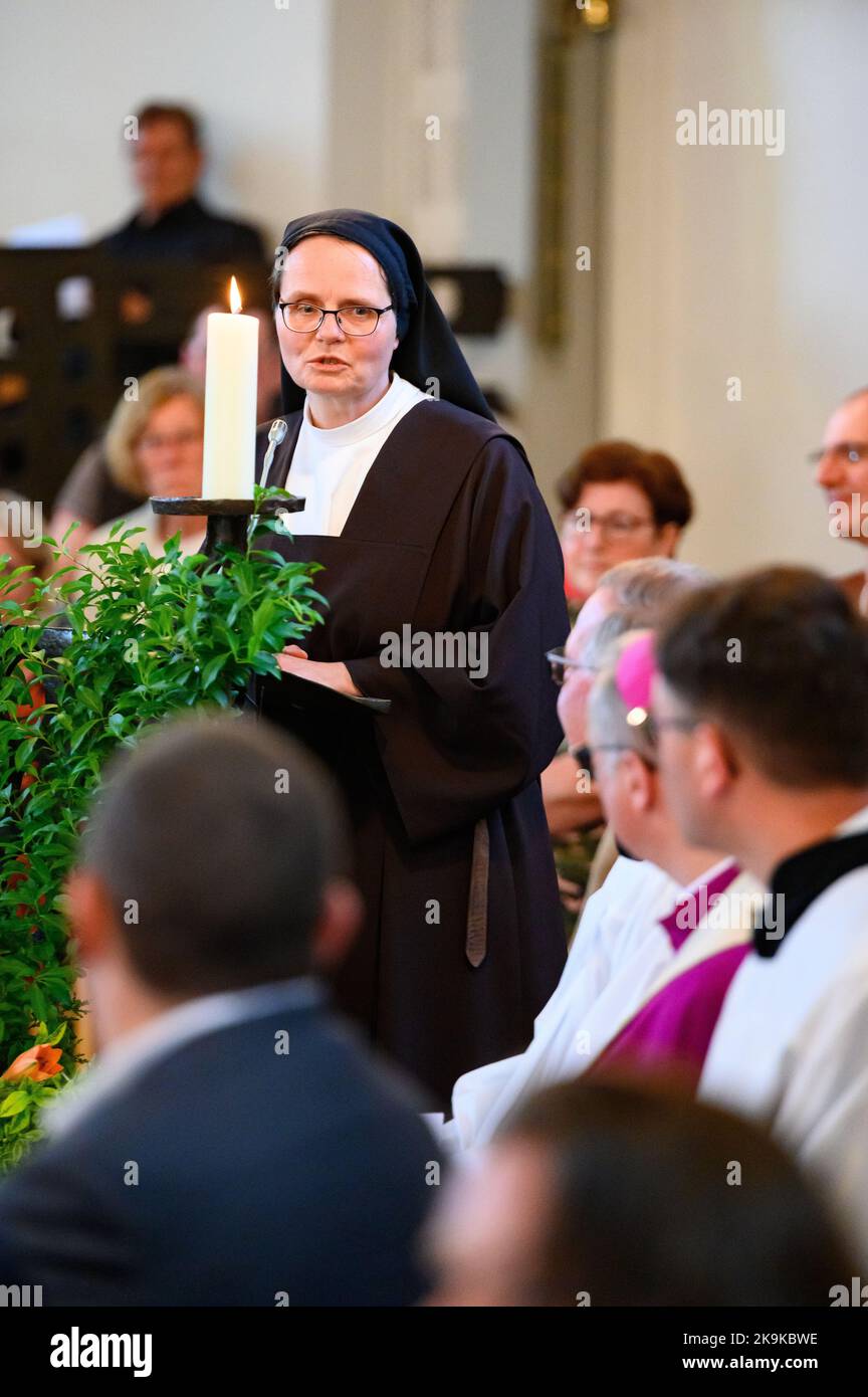 Hamburg, Germany. 11th June, 2022. Carmelite Sister Maria Burger speaks ...