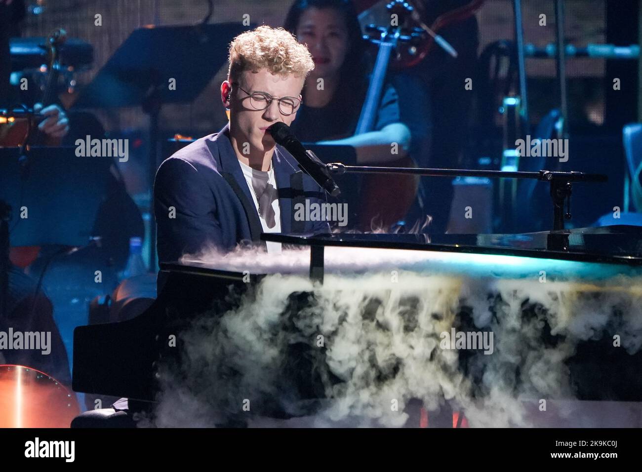 Berlin, Germany. 28th Oct, 2022. The winner of "Team Rae" Tammo Förster ...