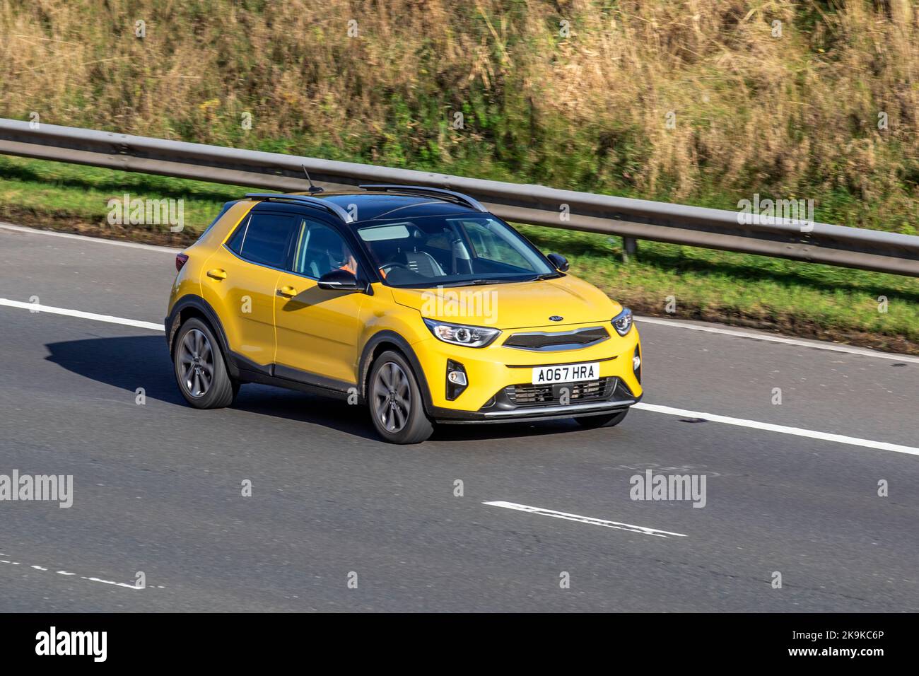2017 Yellow KIA STONIC 2 ISG 998cc petrol, travelling on the M6 ...