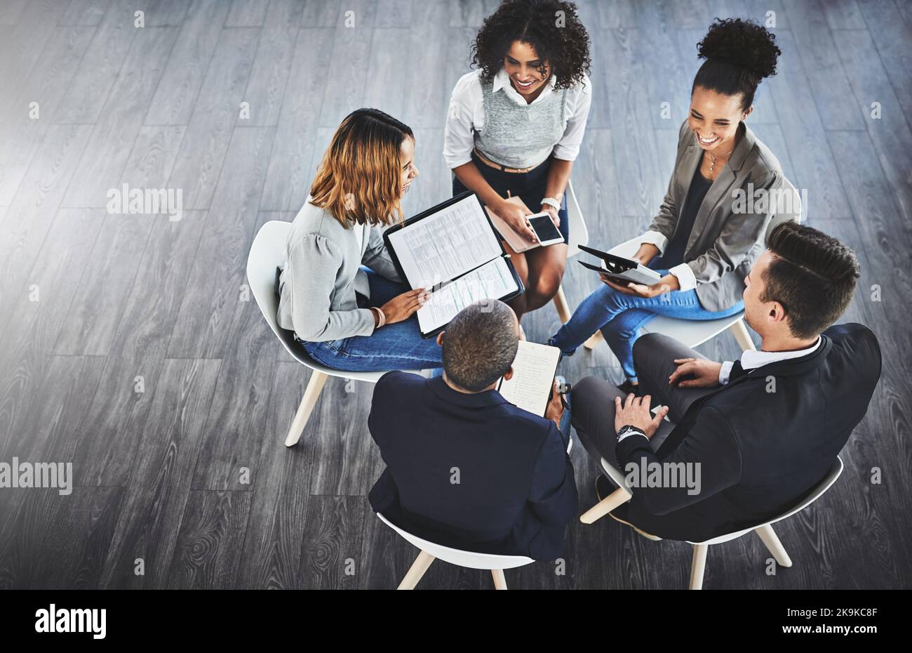 Group discussion adults hi-res stock photography and images - Alamy