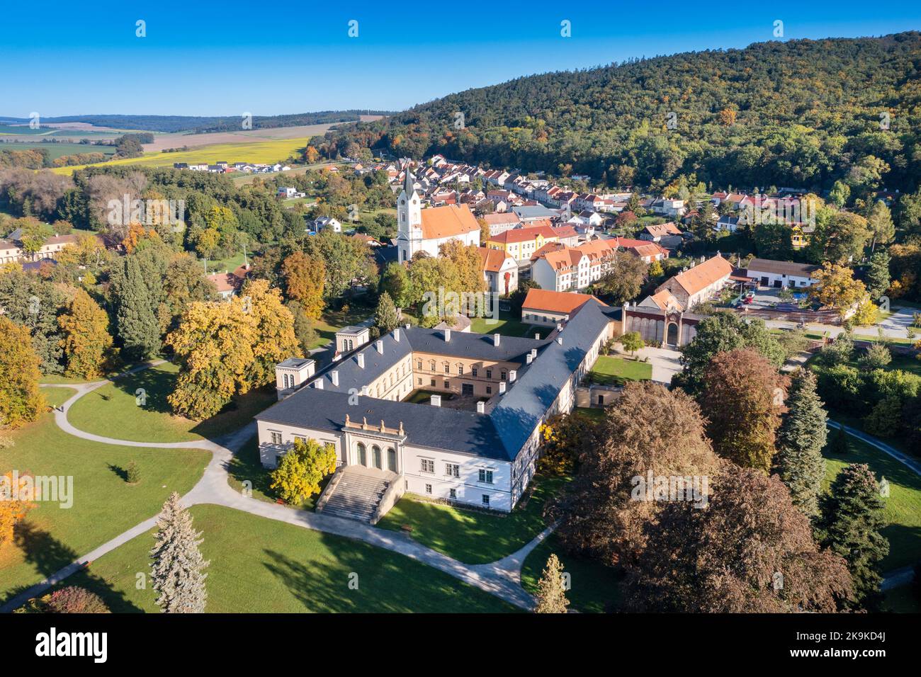Empírový zámak a park, Čechy pod Kosířem, Morava, Česká republika ...