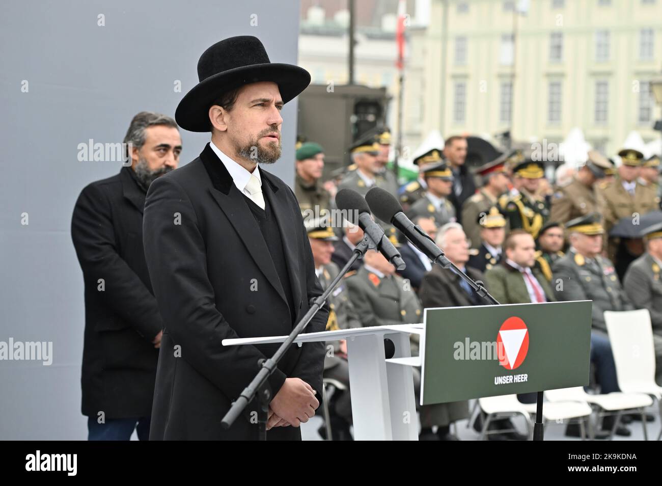 Rabbi shlomo hofmeister hi-res stock photography and images - Alamy