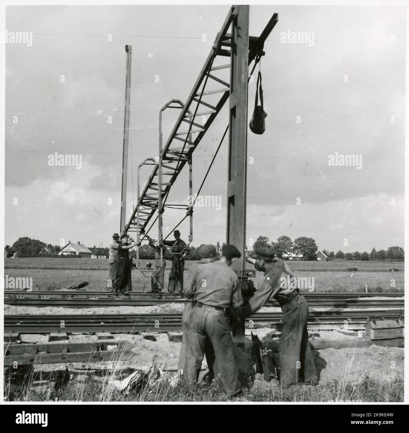 The wire bridge is hoisted on the line Helsingborg - Hässleholm Stock ...