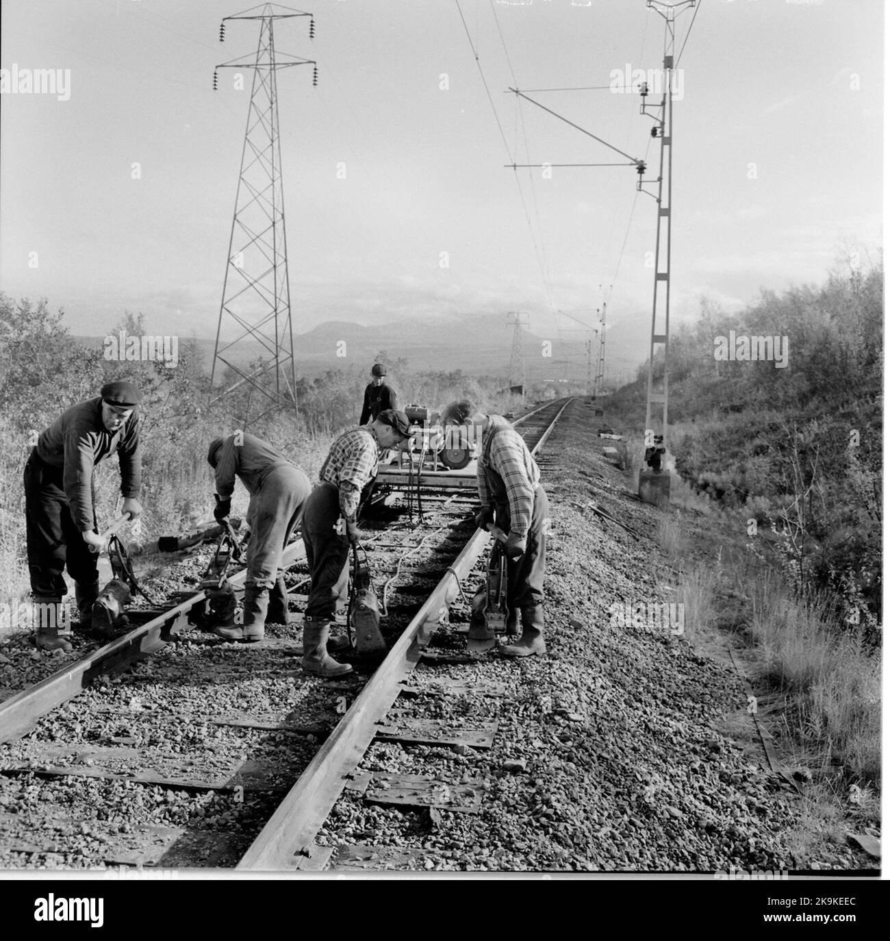 Track adjustment, ballast stopper Stock Photo - Alamy