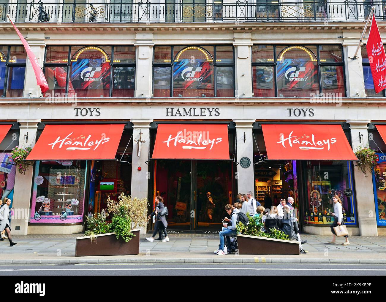 Shop front exterior hi-res stock photography and images - Alamy