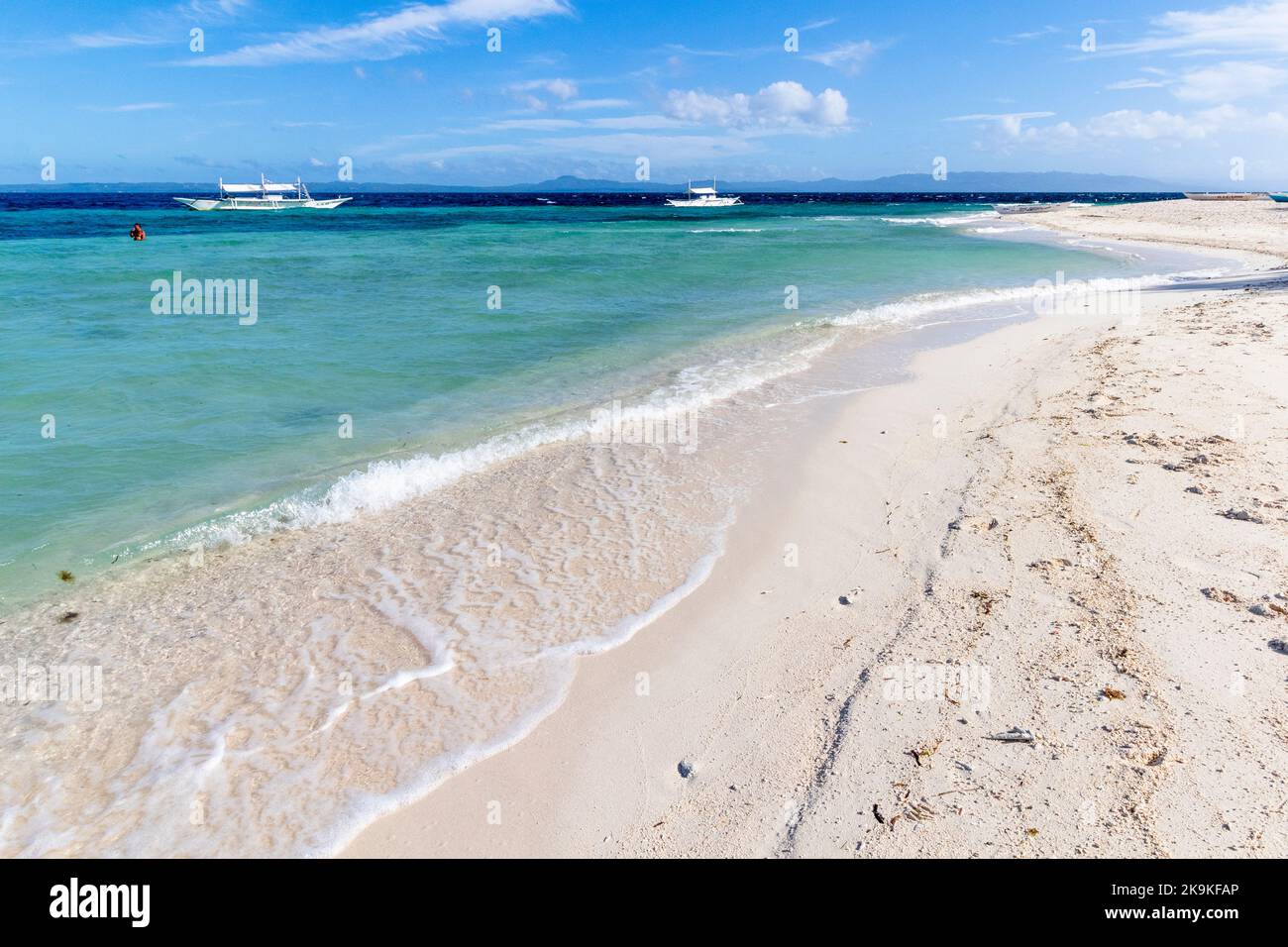 White sandy beach at Balicasag Island in Bohol, Philippines Stock Photo ...