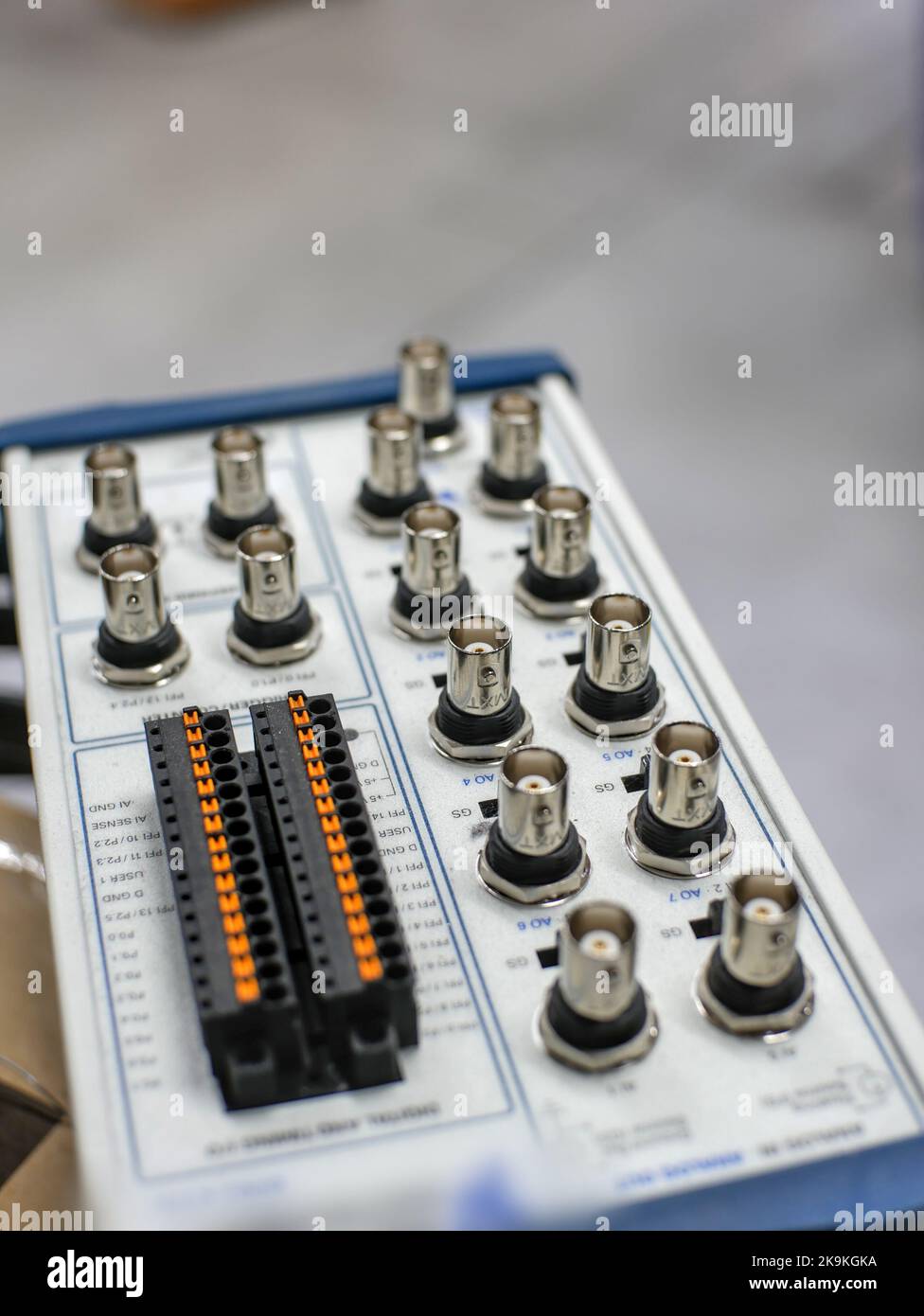 Electrical connector terminal block hi-res stock photography and images ...