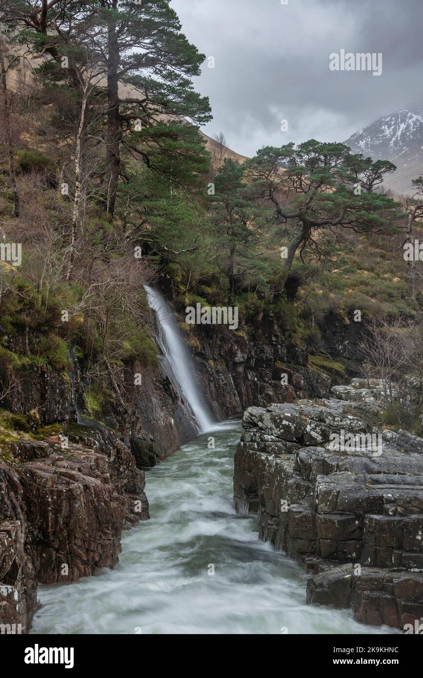 Beautiful Winter landscape image of River Etive and Skyfall Etive ...
